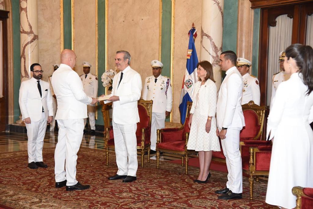 Havana: Ambasador Danilo Pantović predao akreditivna pisma predsedniku ...
