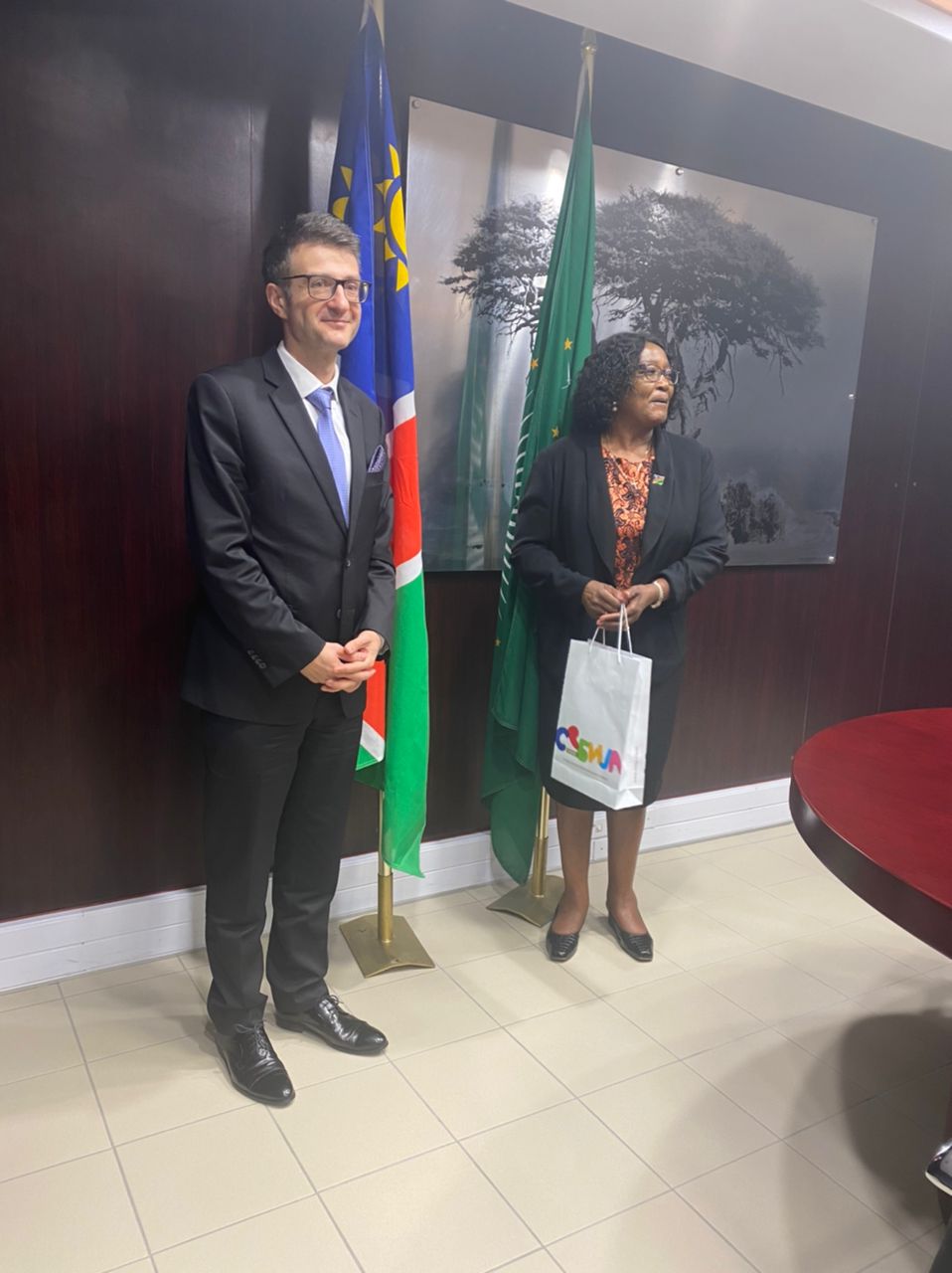Windhoek: Ambassador Perišić with the State Secretary of the Ministry ...